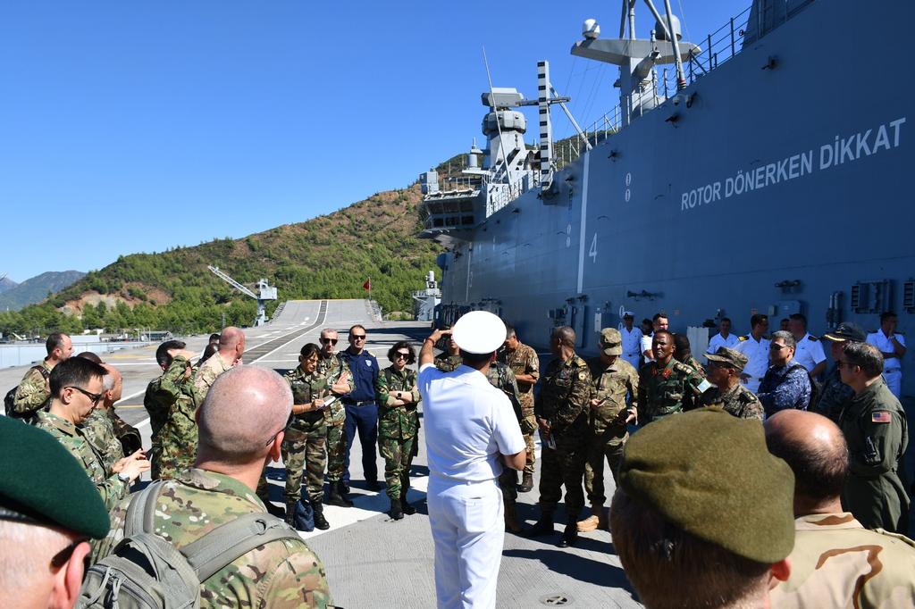 TCG Anadolu Aksaz Deniz Üssü'nde Askeri Ataşelere Tanıtıldı